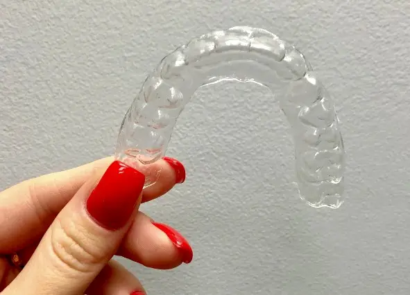 Essix vs. Hawley Retainer: Choosing the Right Orthodontic Solution